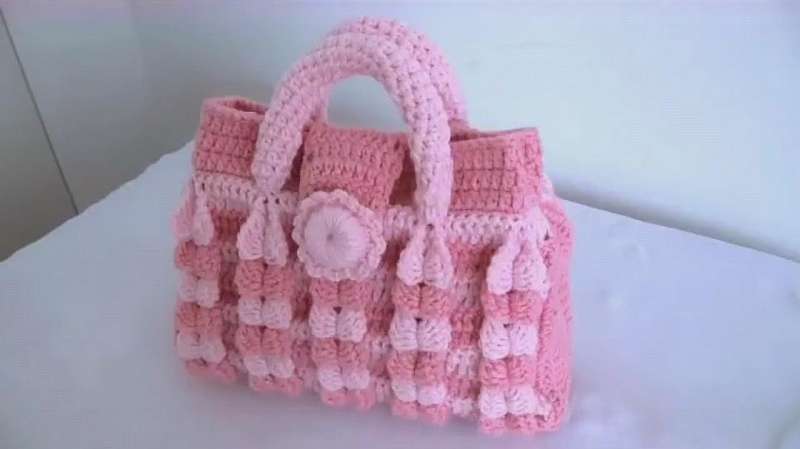 钩针编织时尚手提包，喜欢的可以学学哟！