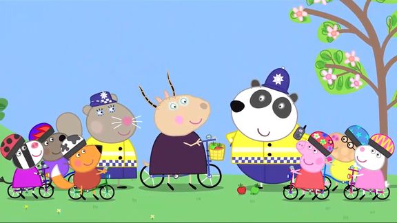 熊猫交警为小朋友讲解骑自行车安全事项,亲身指导老师示范真棒