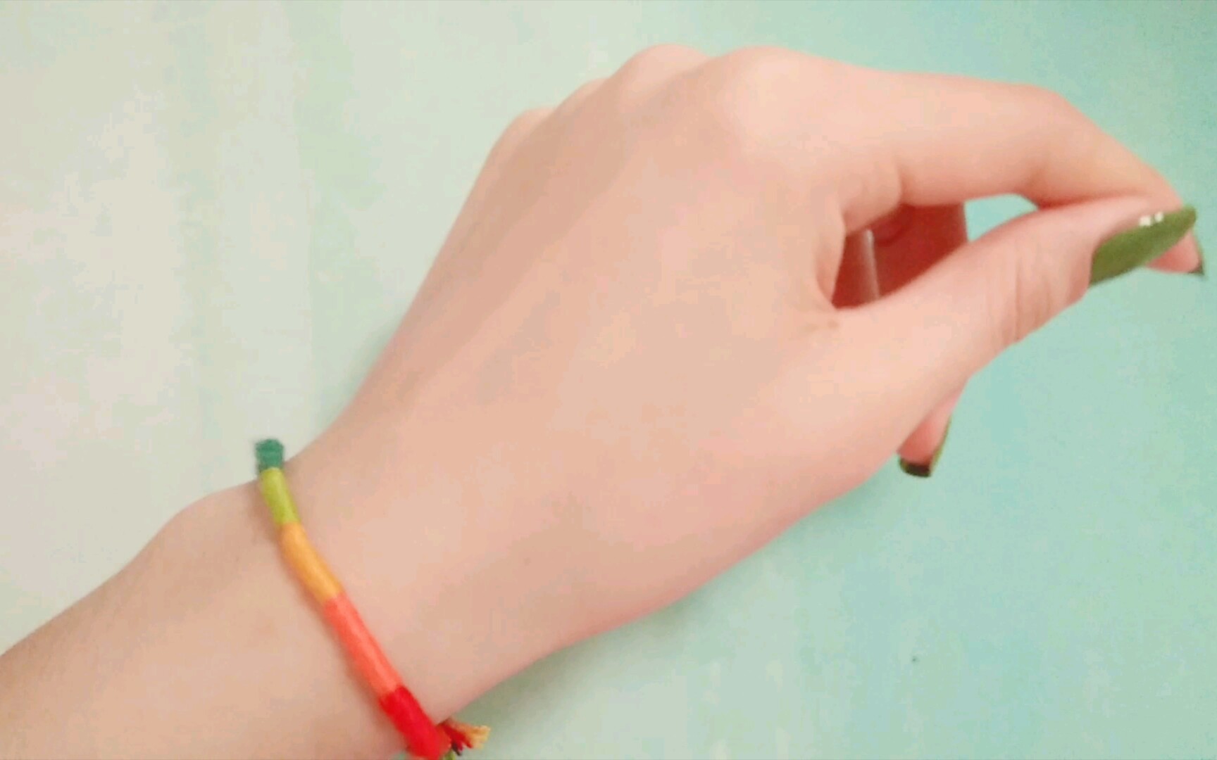 【彩虹手绳(一)】会编手绳,但你知道开头和结尾要怎么打结吗?这次做...