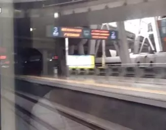 Z13次列车路过北京南站