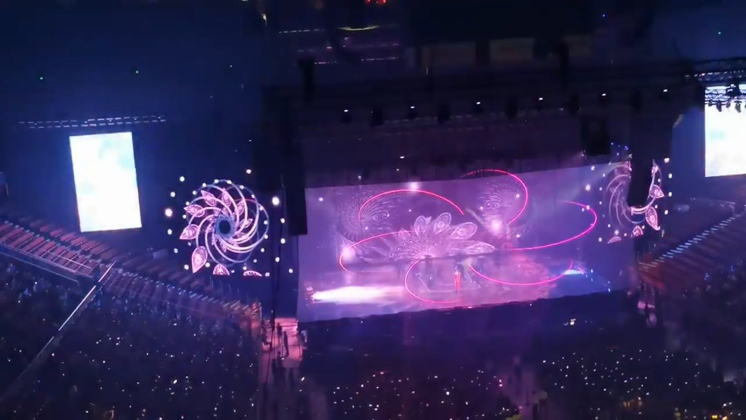 2021蔡徐坤北京演唱会,现场太火爆了,全场座无虚席!