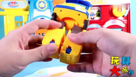 百变校巴 消防车歌德 校巴歌德变形变脸系列玩具