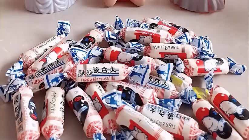 玩具动画:一共有五个冰激凌,现在有六个人怎么分