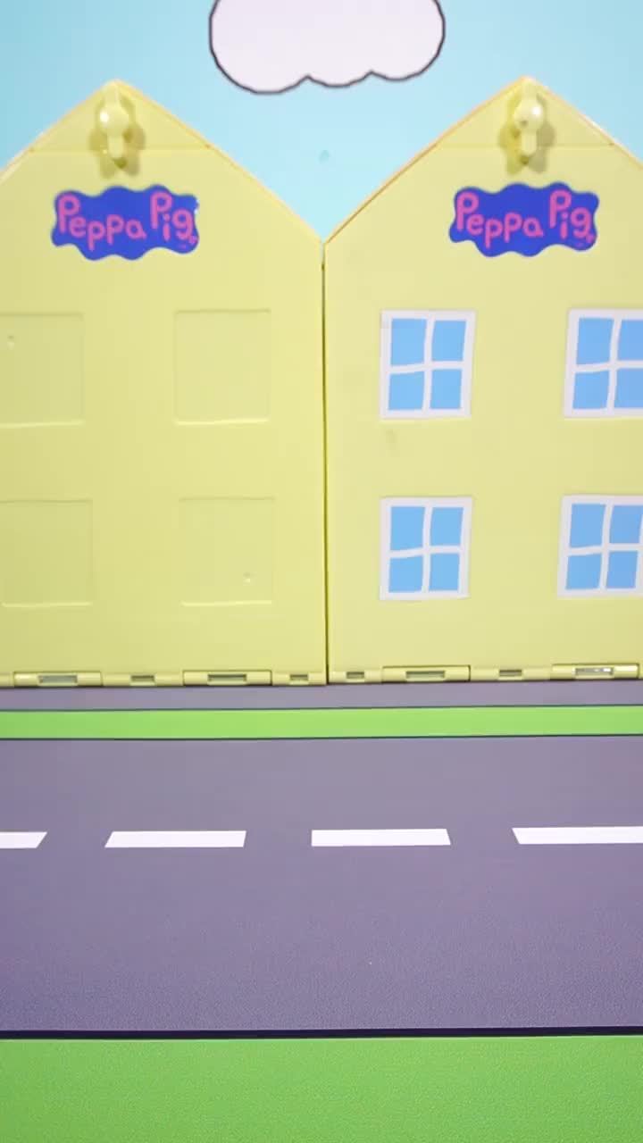 百变校巴的变形玩具.