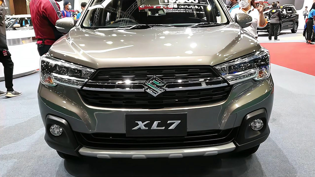 铃木七座面包车,排量1.5升,看看内饰如何!