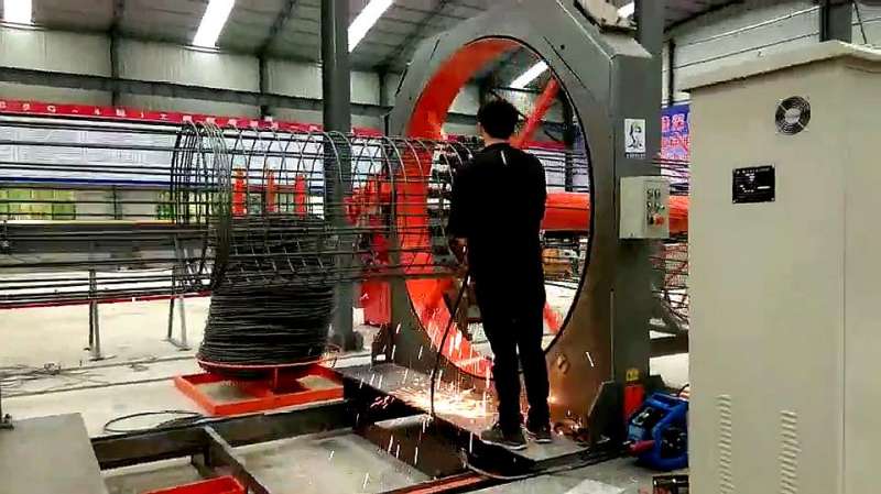 全自动数控钢筋笼滚焊机工作视频