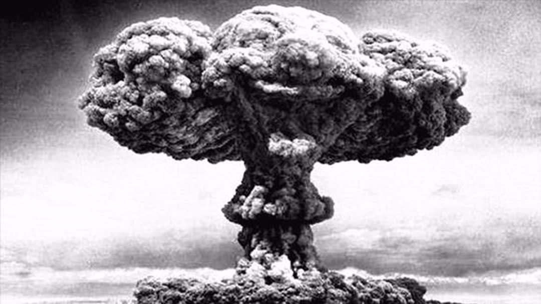 原子弹爆炸后,为什么不足1秒的时间里,会形成蘑菇云呢?