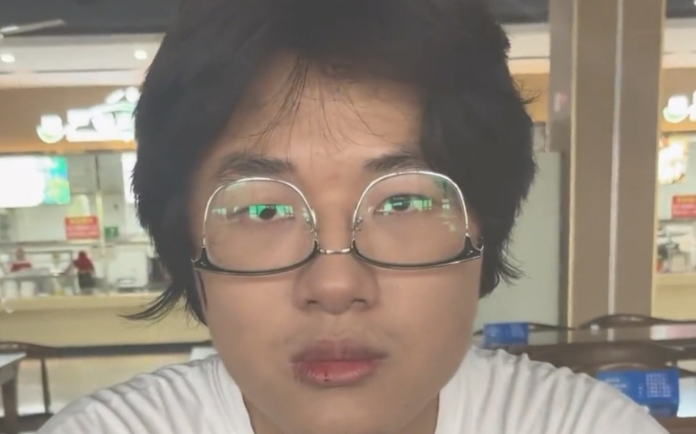 《cpu使用率200%》吃过三鲜伊面和没吃过的都沉默了