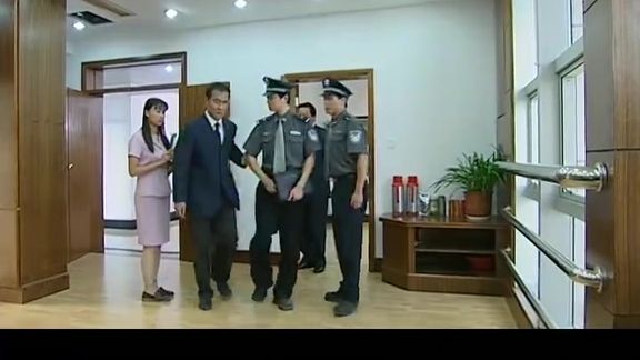 缉毒行动大排查,大队长看到爱国企业家也要查,直接制止