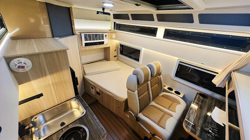 齐星大通T90四驱硬升顶房车,全铝轻量车身,10度锂电空调随便用