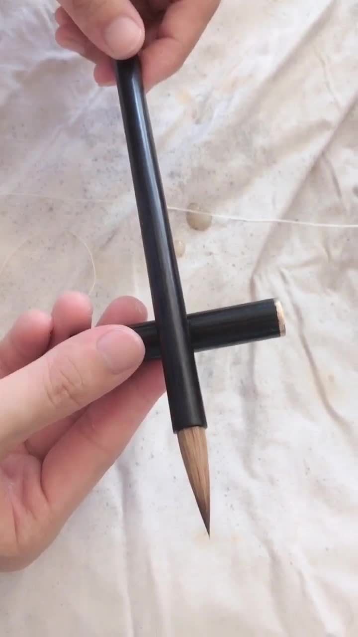 精选纯狼毫,牵丝流畅自然,细节表现性强,你喜欢吗