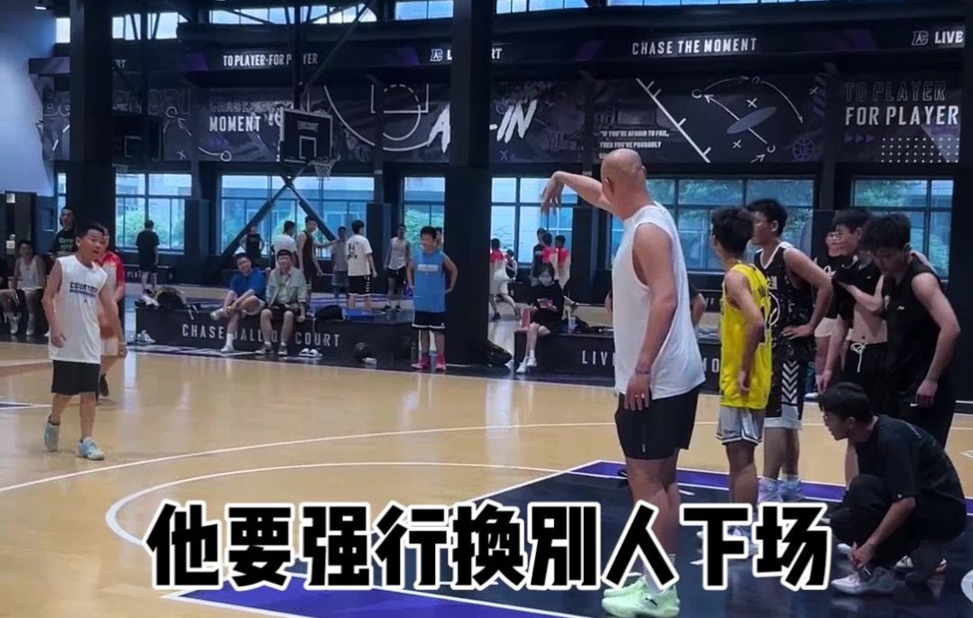 拥有一个高个子的队友是种什么体验!