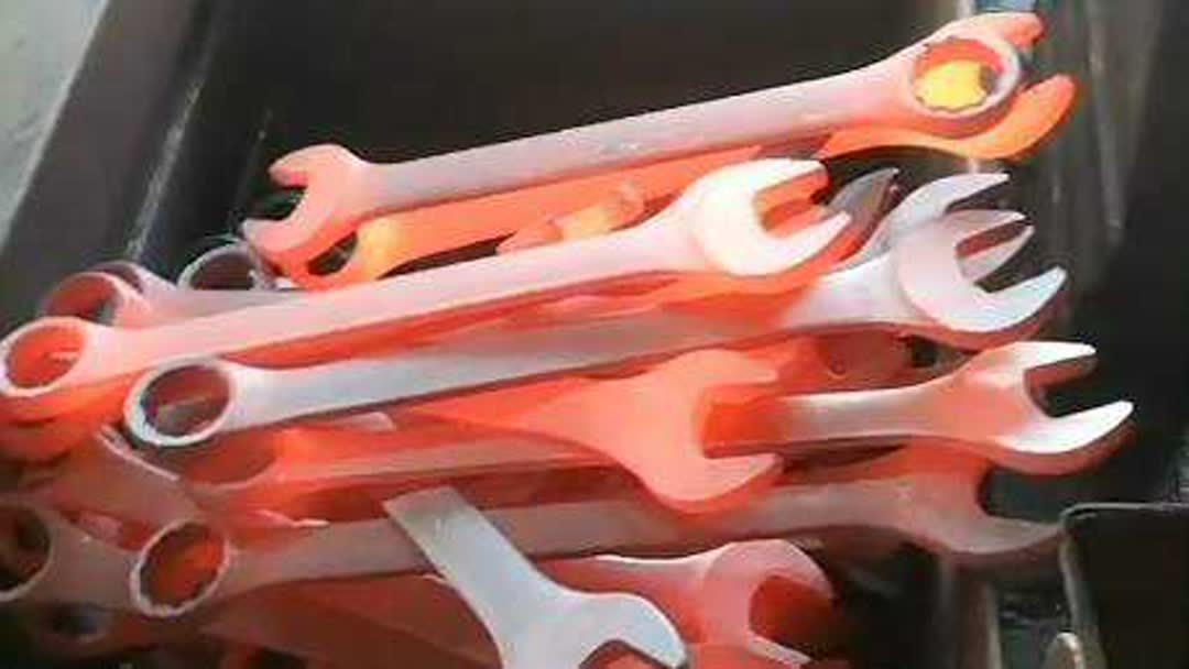 头一次知道扳手是这样加工出来的,那些你很少见过的机器生产流程