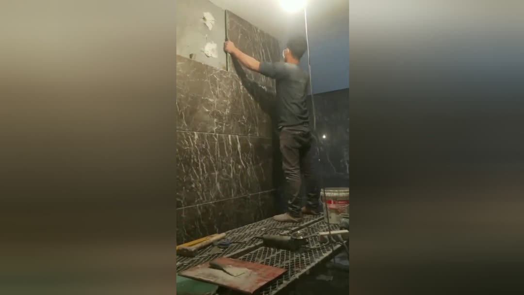 简单的点挂!专业贴砖二十年!