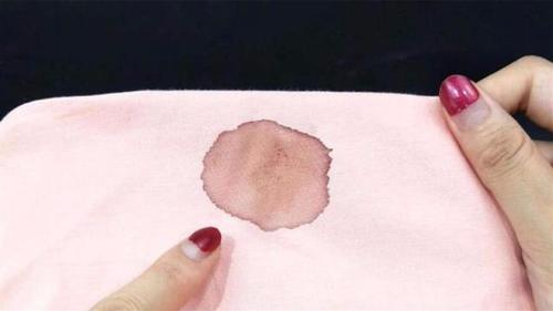 床单上再守旧的血渍,用它一洗就掉,不留一点痕迹,学会太实用了