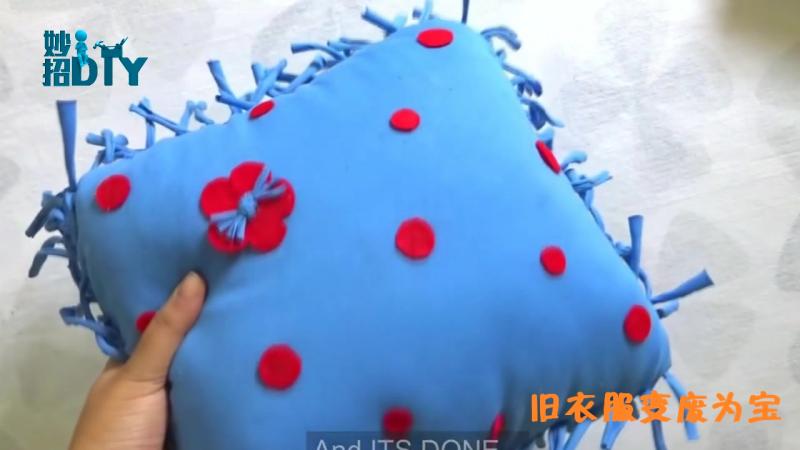这么漂亮的抱枕,你能想到是用旧衣服做的吗?朋友们见了都想要!