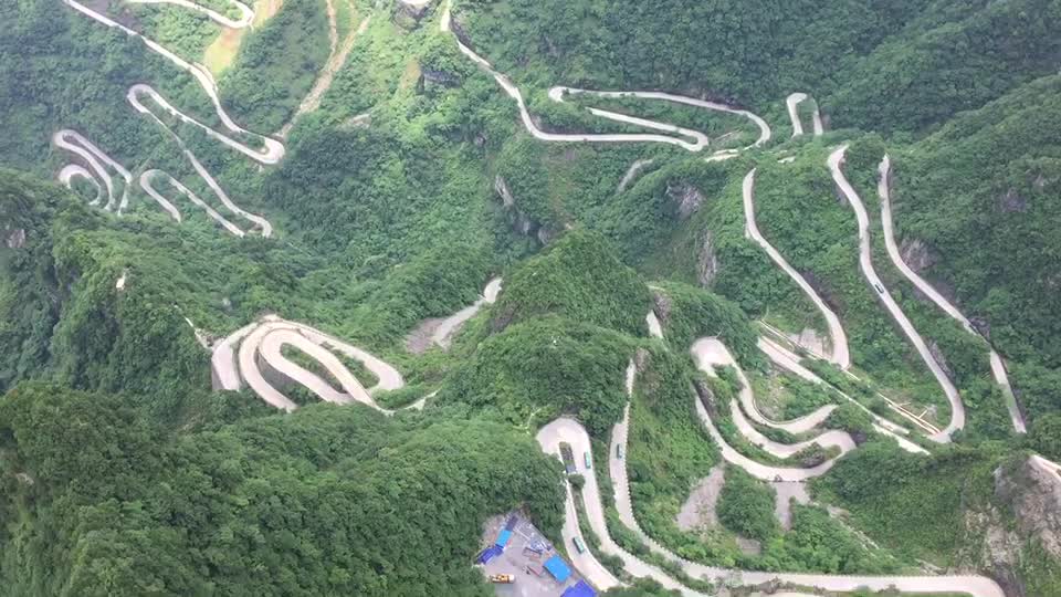 张家界玻璃栈道与99道弯