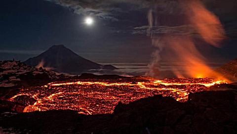 奇迹: 地壳运动引发全球火山爆发, 持续数百年, 但他们存活了一亿六千年