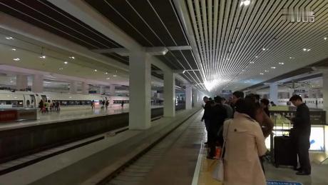 京局CRH2E担当动卧D928(深圳北-北京西)到达广州南站
