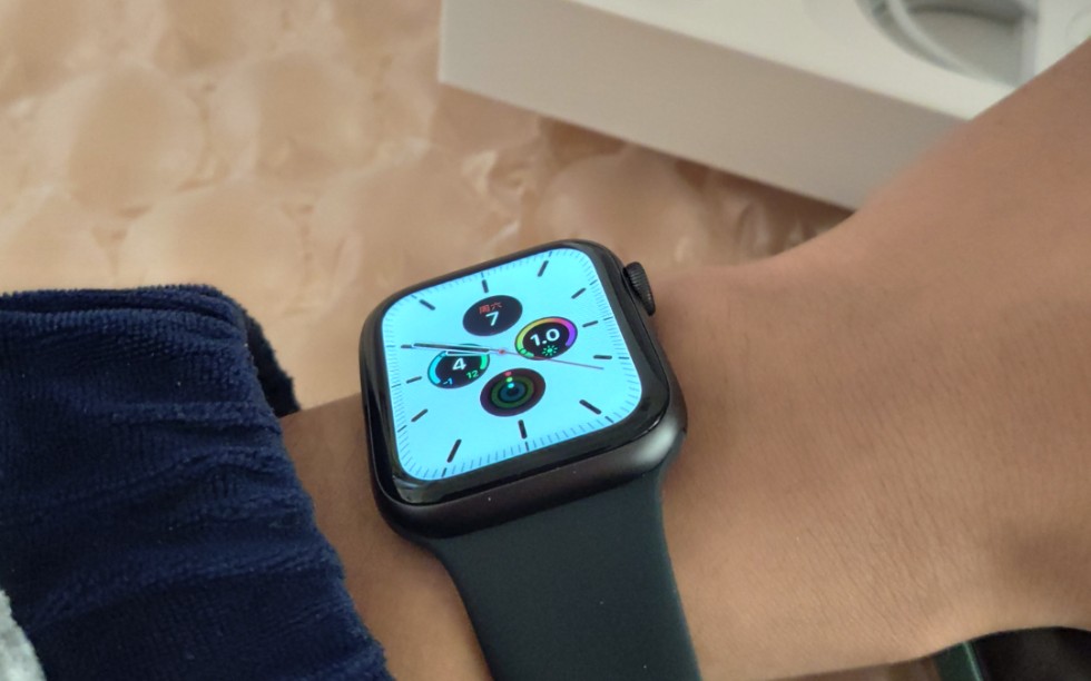 拼多多购买的apple watch series5 44mm翻车了吗?开箱上手视频