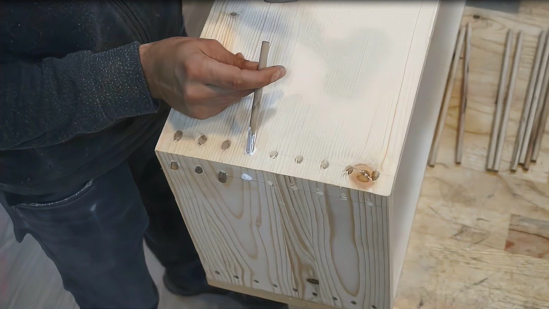 日本学了两年的木工,制作个书架试试活,这拐角设计你觉得怎么样