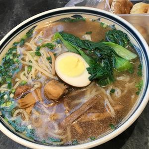 ，爱美食爱吃 