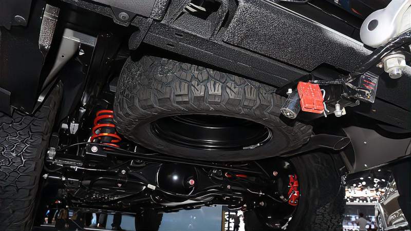 能拉人也能载货!车长5437mm,还带绞盘、涉水喉、四驱和差速锁