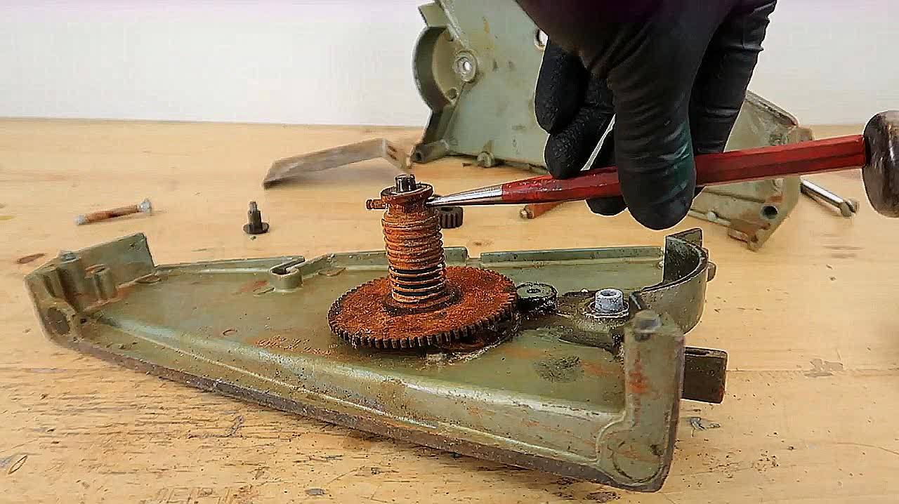 一台老旧胶带切割器,看着怪可惜的就给翻新了,成品还挺好用的