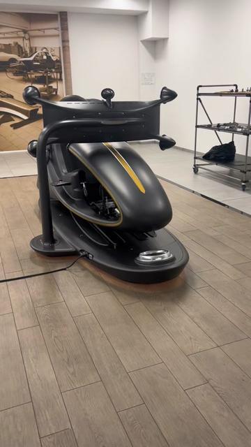 猜猜看这个全碳的帕加尼模拟器多少钱