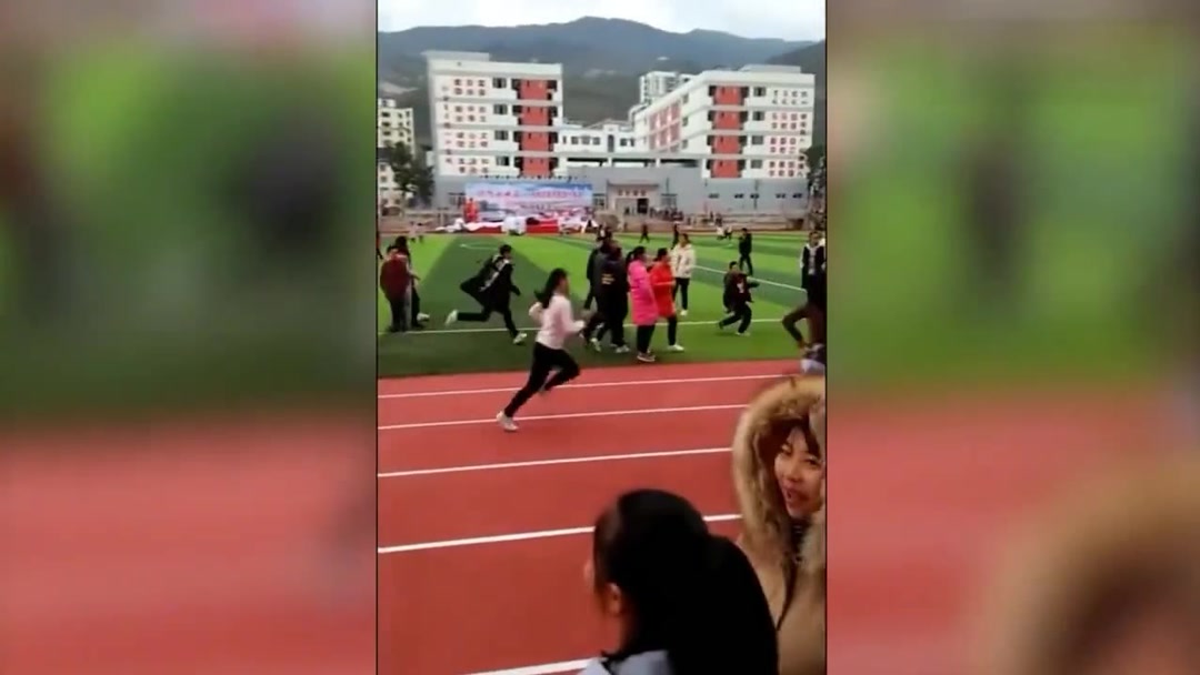 看学生校运会吗?狗粮管饱的那种