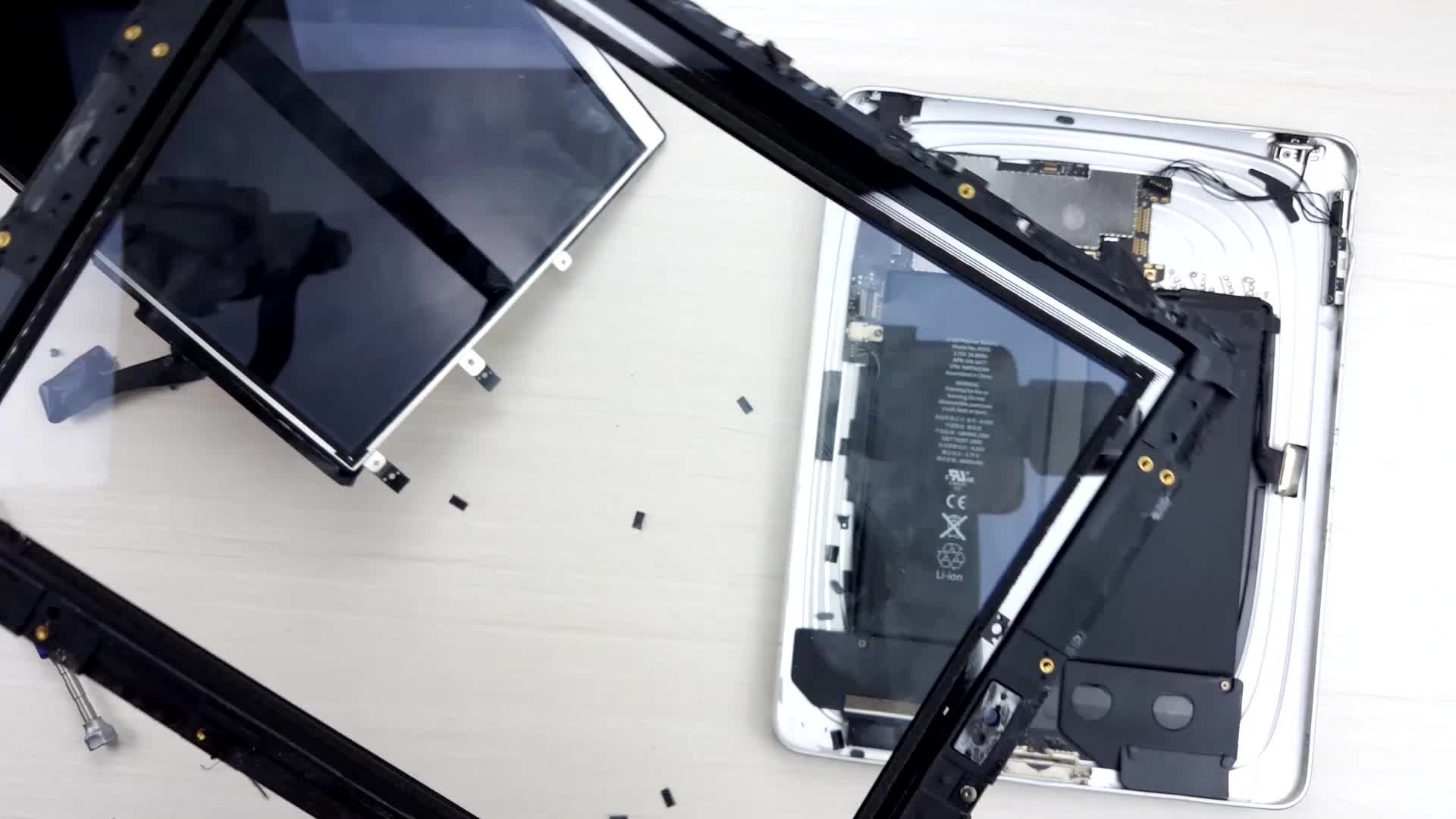 硬核拆解:第一代苹果iPad平板电脑