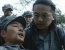 感人!团长为同志挡枪身亡,临死前还惦记着自己的队伍