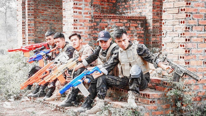 CS搞笑枪战:青铜组合去袭击,反被老司机给端了!