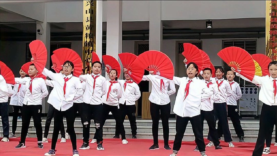 快来欣赏,小学生的舞蹈演出!