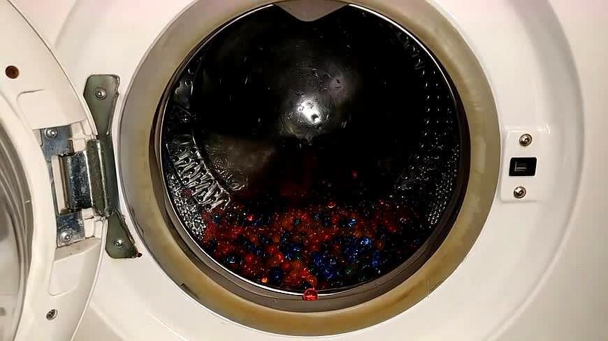 将上万颗水精灵倒进滚筒洗衣机中会怎样?旋转的瞬间看着好美!