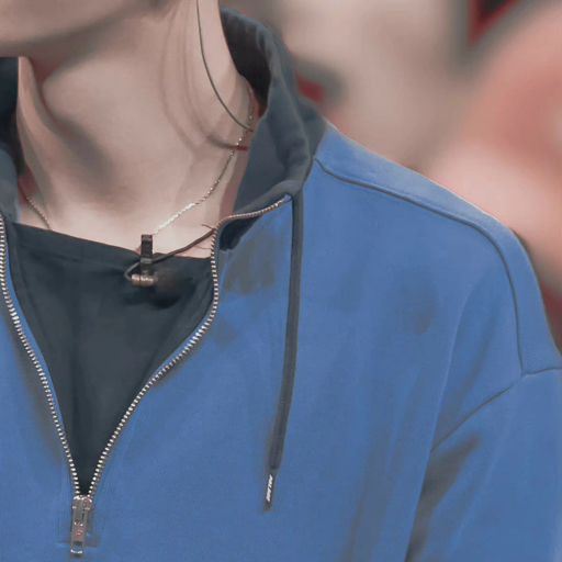 阿萌超级爱吃虾 