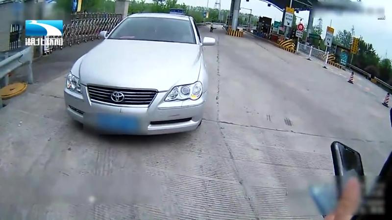 【罚到凉凉!酒驾被扣驾驶证 没半年竟无证驾驶上高速】#安全出行# ...