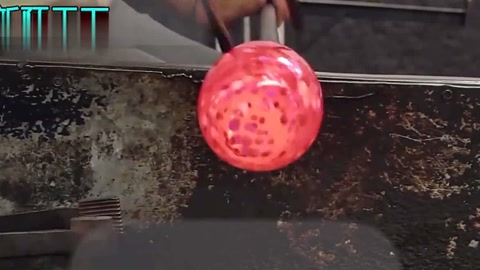 带你观看玻璃瓶的制作工艺,纯手工制作,一起来见识下!