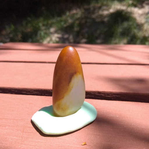 胡子和田玉籽料原石 