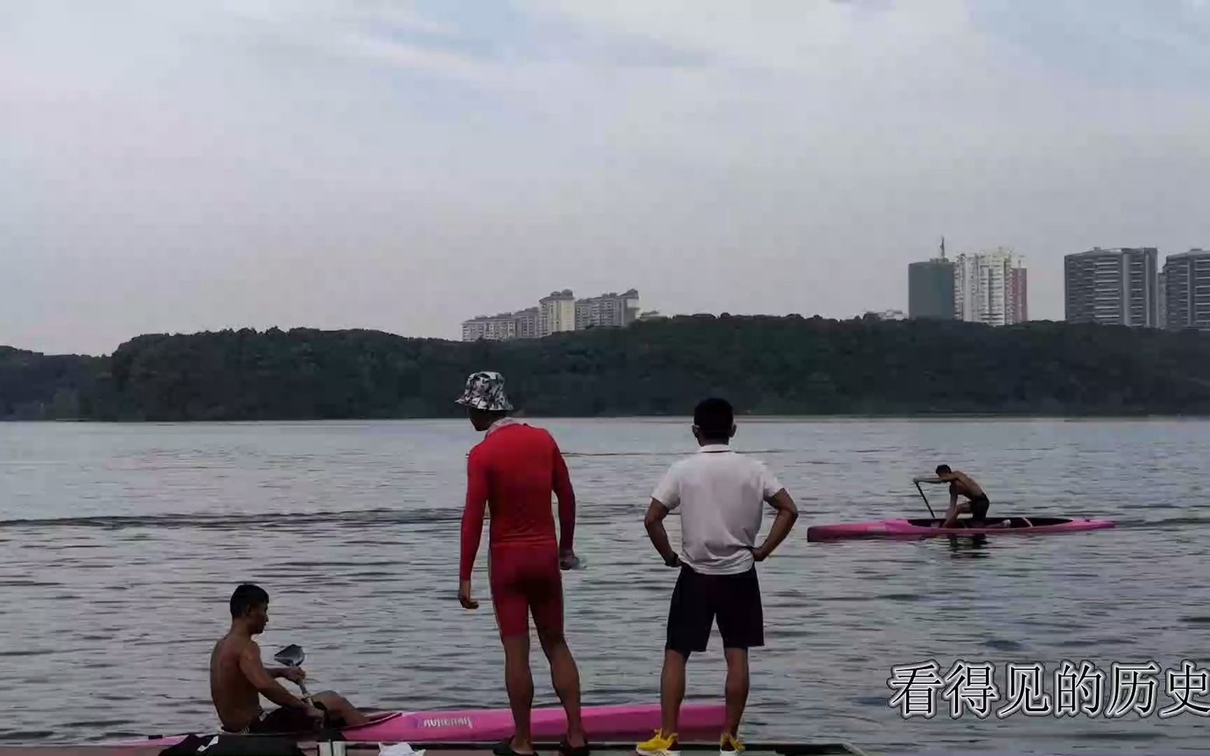 岳阳南湖的皮划艇训练 运动健儿个个好身手
