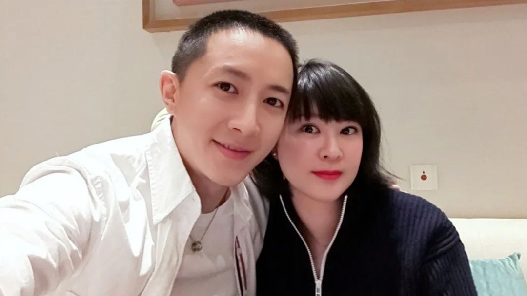 韩庚退出杜华全资持股公司 不再担任法定代表人