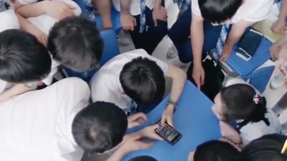 少年派-学霸就是不一样,能够改装计算器打CS,真是牛叉ߑ