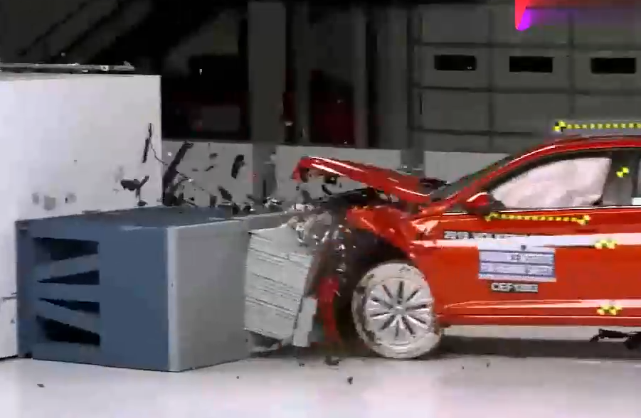 汽车碰撞测试:大众速腾碰撞测试,看看就知道了!
