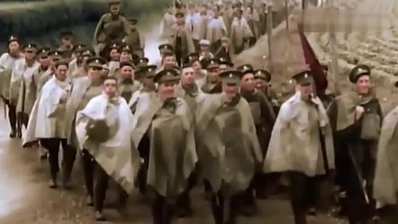 第一次世界大战中英国兵源损失惨重,战后组建了庞大的外籍军团