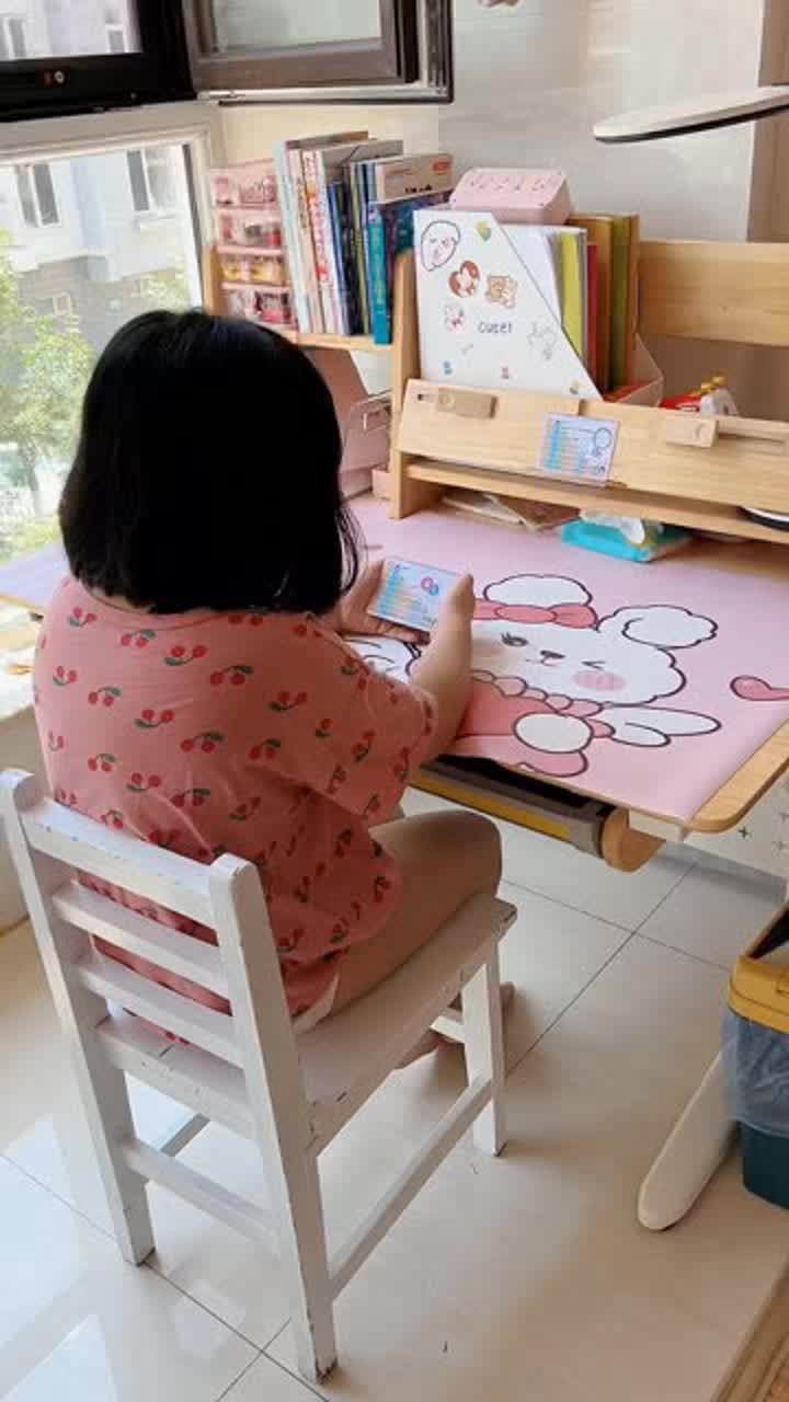 闺女要升二年级了,乘法口诀表要开始背了