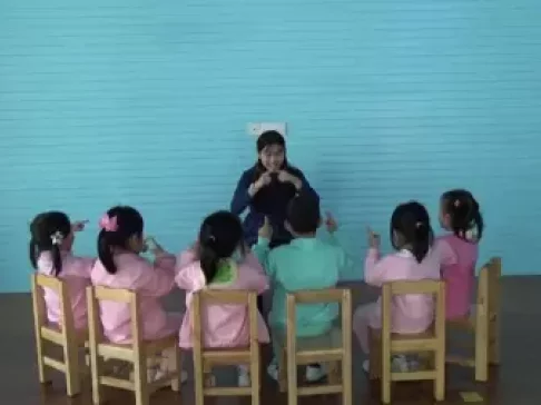 幼儿园小朋友游戏: 五根手指