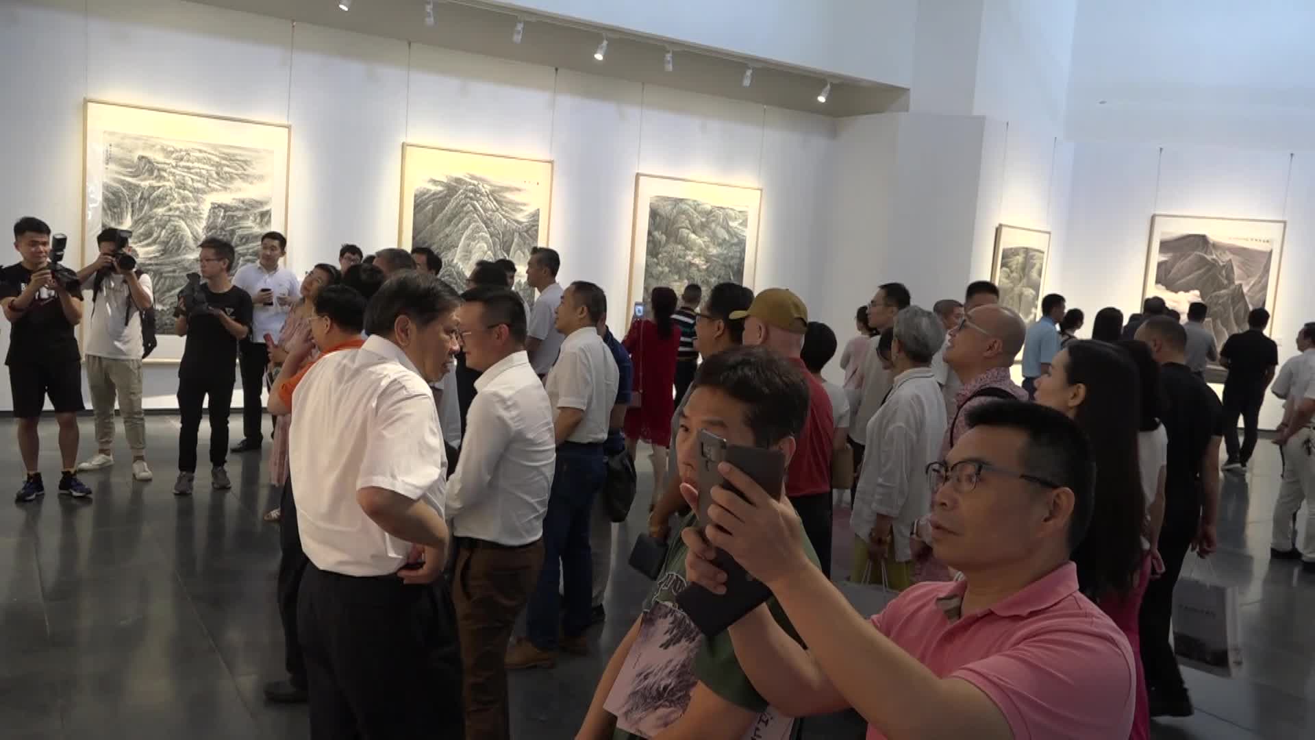 “江山行旅李项鸿山水画艺术巡展”在东莞岭南美术馆举行