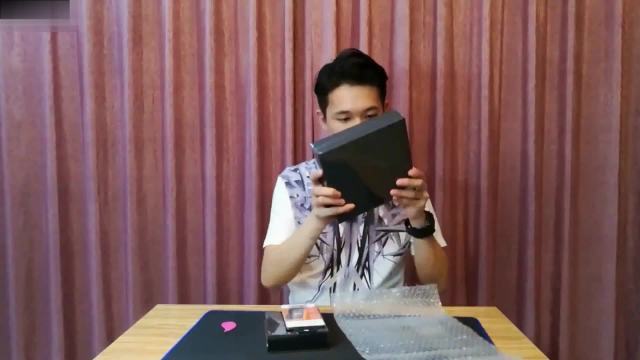 太牛了!试用2500元买的旅行翻译神器PK谷歌翻译app!