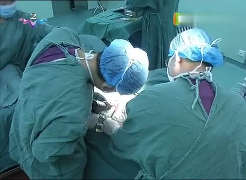 直击手术室:锁骨骨折切开复位内固定术 骨科 贾志贤.mpg