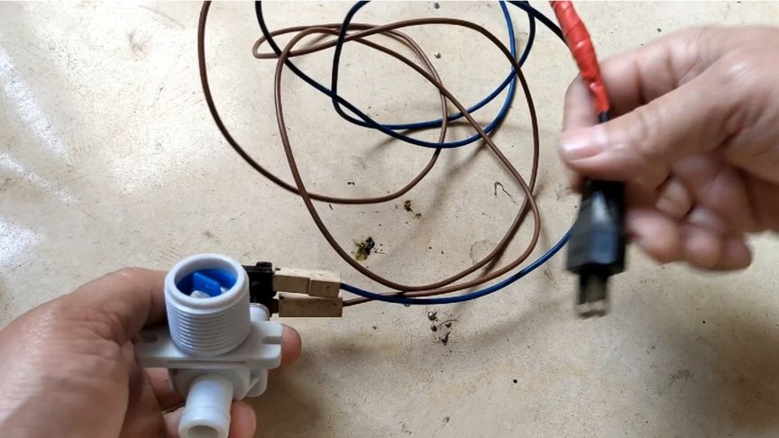 自己制作一个小工具,可以帮助你快速判断很多电器故障问题。